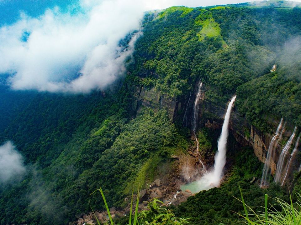 6 Gorgeous Waterfalls in Meghalaya You Cant Miss - Tripoto