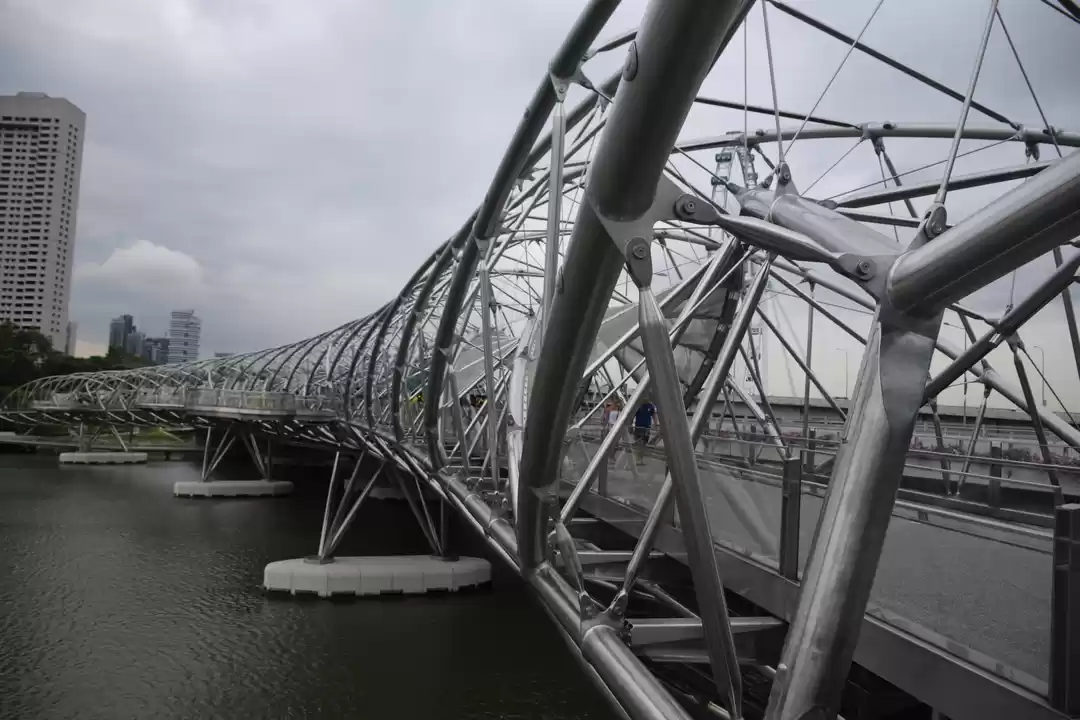 helix bridge mrt